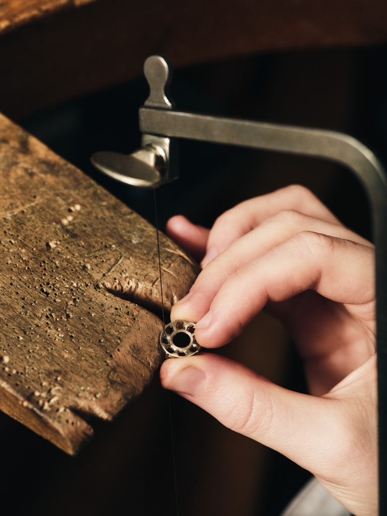 A Rabbit's Foot The story behind Mia Threapleton’s dazzling Cartier ...